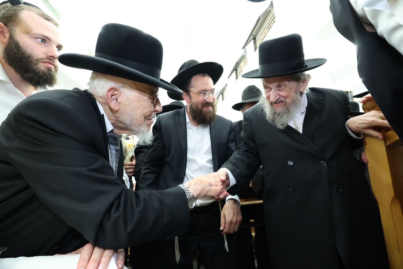 Hagaon Harav Dov Landau Shlita graced the Yeshiva with a shiur and ...